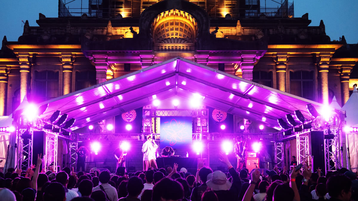 寿司もJAZZも一度に楽しめる。築地本願寺で都市型フェス「築地JAM 2026」無料開催